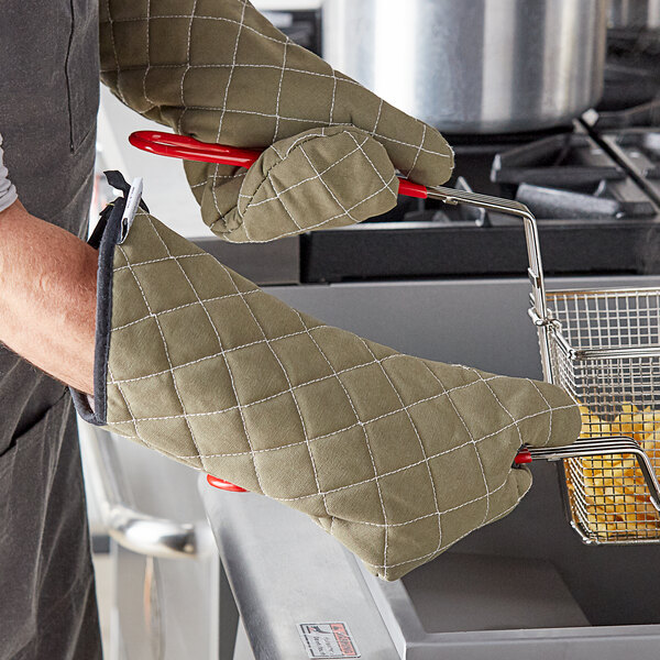 Vigor SafeMitt 17" Flame Retardant Oven Mitts with Neoprene Gusset