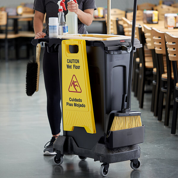 Rubbermaid 2032953 Slim Jim 23 Gallon Black Rim Caddy Kit with ...