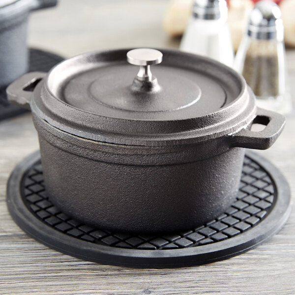 American Metalcraft CIPR5500 17 oz. Pre-Seasoned Mini Cast Iron Pot ...