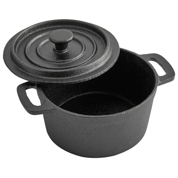 Vollrath 59742 24.6 oz. Pre-Seasoned Mini Cast Iron Pot with Cover