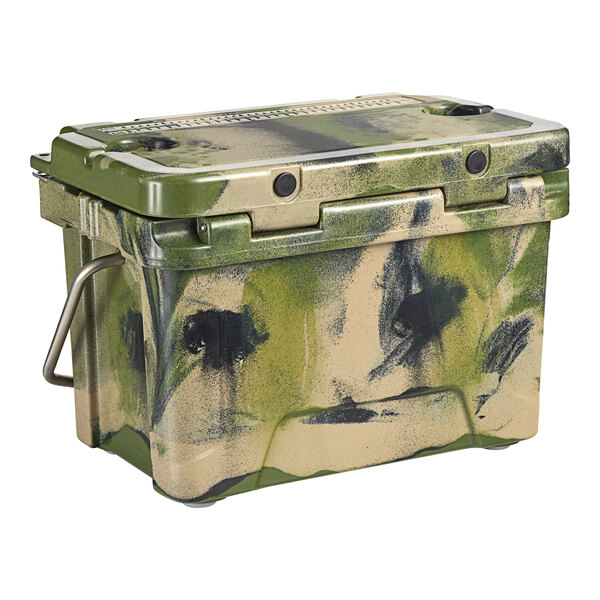 CaterGator CG20CAMO Camouflage 20 Qt. Rotomolded Outdoor Cooler / Ice Chest