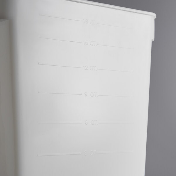 Carlisle 18 Qt. White Rectangular Polyethylene Food Storage Container