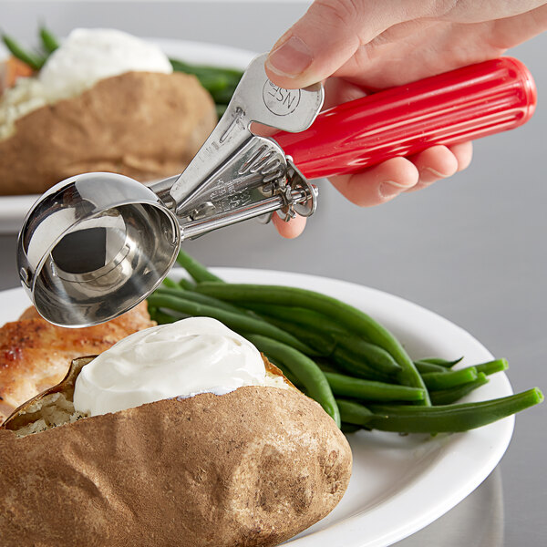 Hamilton Beach 78-24 #24 Red Thumb Press Disher - 1.49 oz.