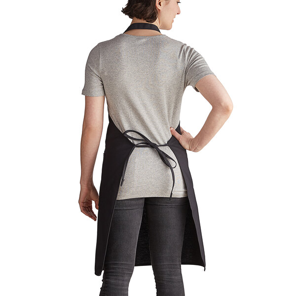 Intedge Black Adjustable Poly-Cotton Bib Apron with 2 Pockets - 32" x 28"