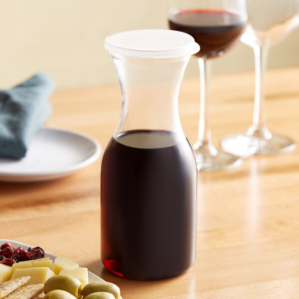Choice 17 oz. Polycarbonate Carafe with Flat Lid