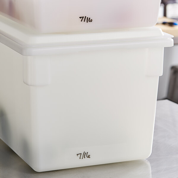 Vigor 26" x 18" x 15" White Polyethylene Food Storage Box