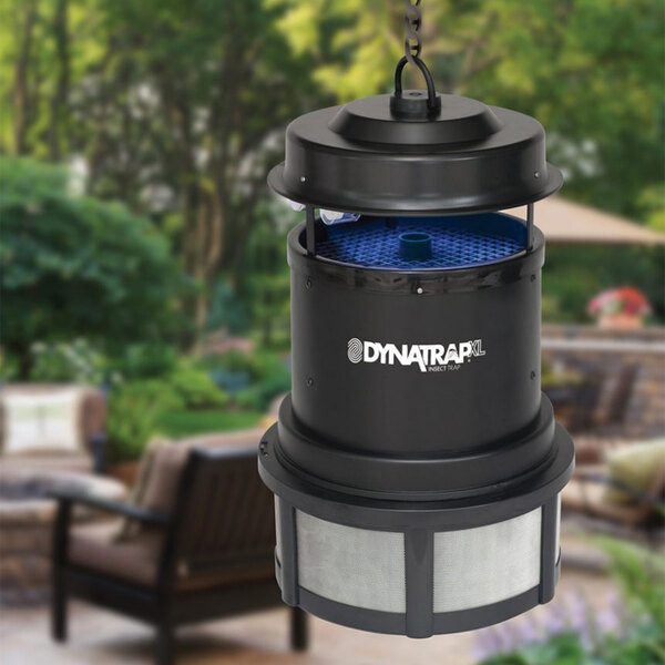 Dynatrap DT2000XL Indoor/Outdoor Extra-Large Black Flying Insect Trap ...