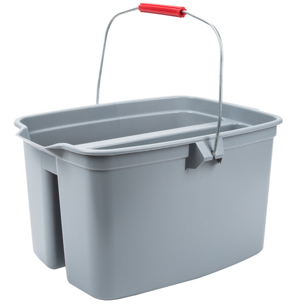 Rubbermaid FG262888GRAY 19 Qt. Divided Gray Bucket