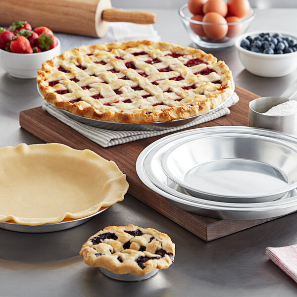 Baker's Lane 11" x 1 1/4" 16 Gauge Aluminum Pie Pan