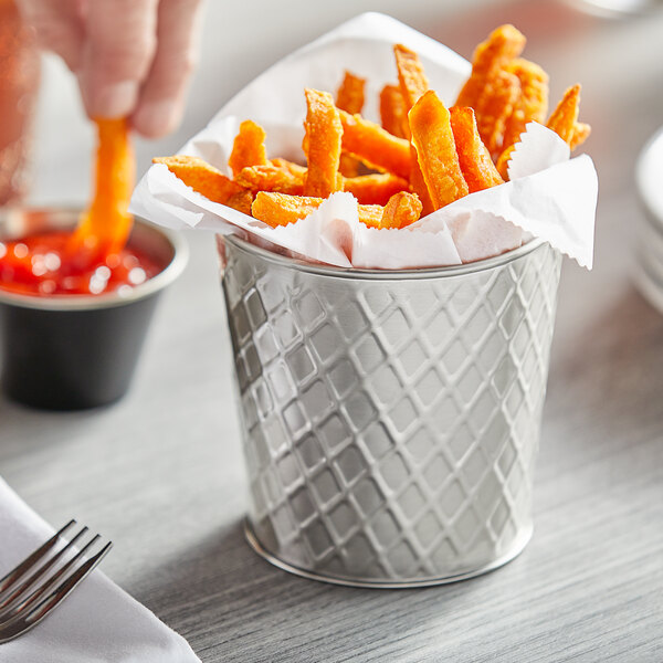 Tablecraft 10487 Lattice 23 oz. Round Stainless Steel Fry Cup