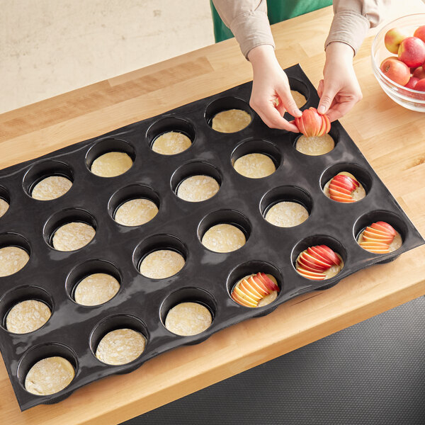 Sasa Demarle FP-04897 Flexipan® Tatin 3 1/4" Tartlet Mold with 24 Indents