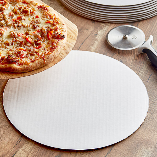 14" White Corrugated Pizza Circle - 25/Pack