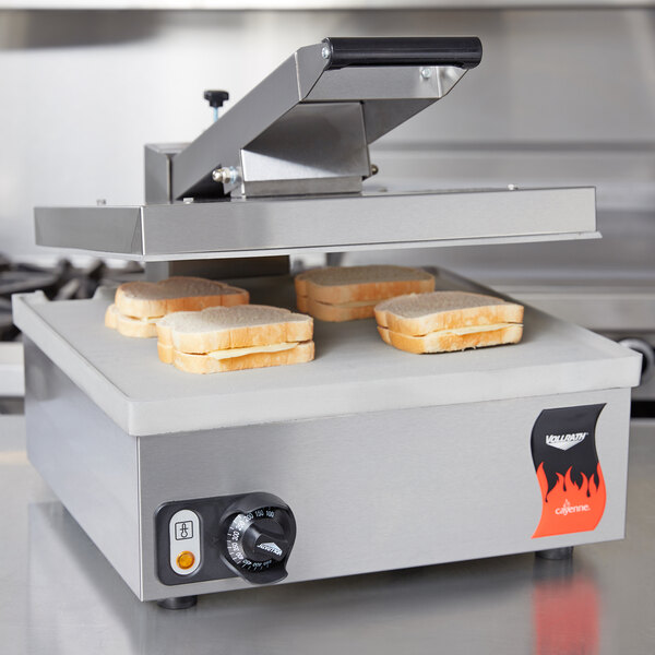 Vollrath 40793 Cayenne Super Size Single Panini Sandwich Press with ...