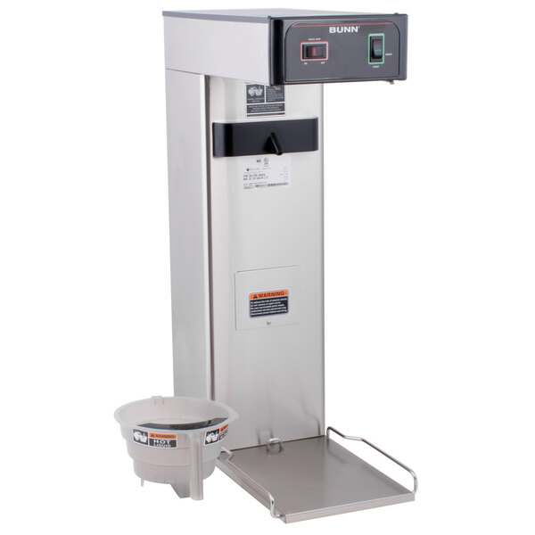 Bunn 36700.0009 TB3 3 Gallon Iced Tea Brewer with 29" Trunk - 120V