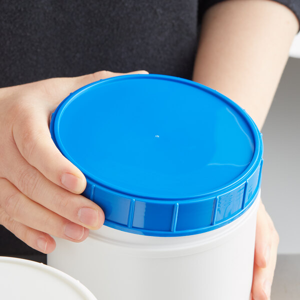 120 mm Unlined Blue Plastic Canister Lid - 256/Case