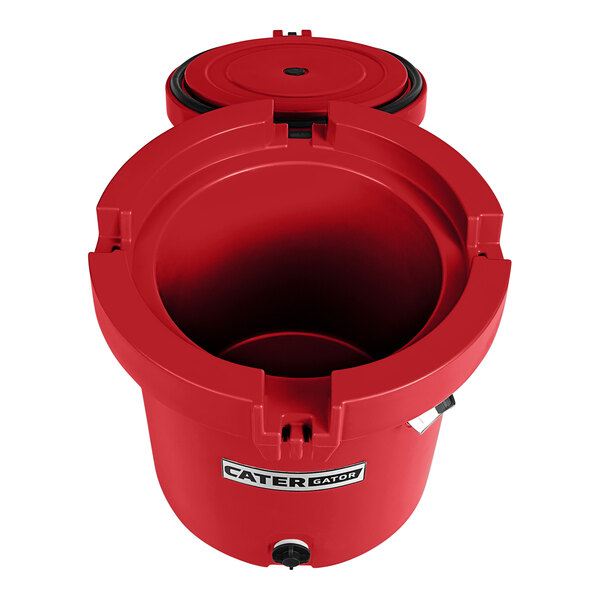CaterGator CCG20RED Red 20 Qt. Round Rotomolded Outdoor Cooler / Ice Chest