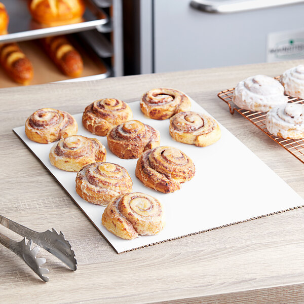 18" x 14" White Double-Wall Corrugated Half Sheet Cake Pad - 50/Case