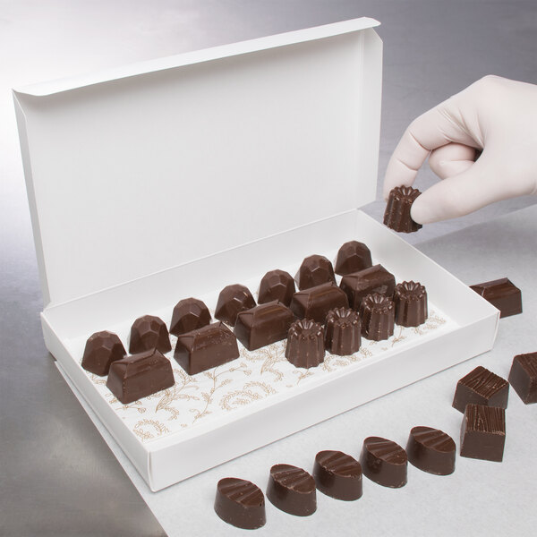 9 1/4" x 5 1/2" x 1 1/8" 1-Piece 1 lb. White Candy Box - 250/Case