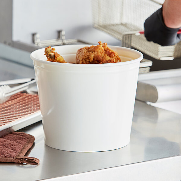 Innopak 130 oz. White Poly-Coated Food Bucket - 200/Case