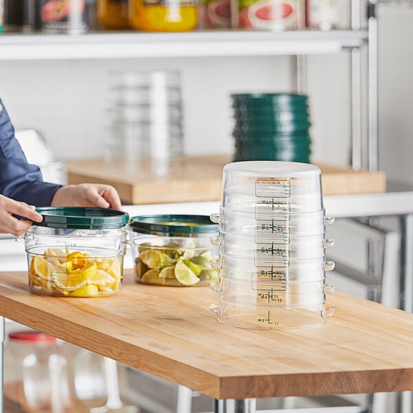 Vigor 2 Qt. Clear Round Polycarbonate Food Storage Container and Green ...