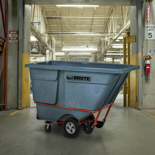 Rubbermaid 2192462 BRUTE Gray 1.0 Cubic Yard Standard-Duty Tilt Truck ...