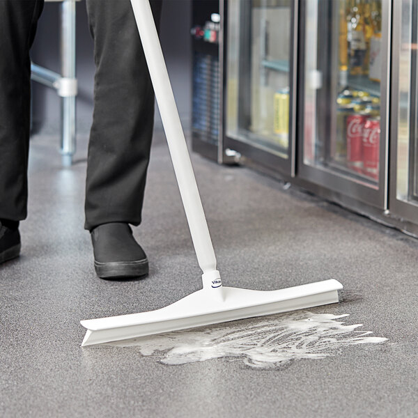 Vikan 71605 23 5/8" White Ultra-Hygienic Single Blade Rubber Floor ...