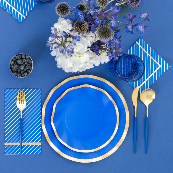 Sophistiplate 10 1/2" Everyday Blue Wavy Paper Dinner Plate - 96/Case