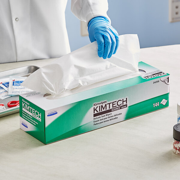 Kimtech™ Kimwipes 16 7/16" x 14 7/16" 1-Ply Delicate Task Wiper 34256 ...