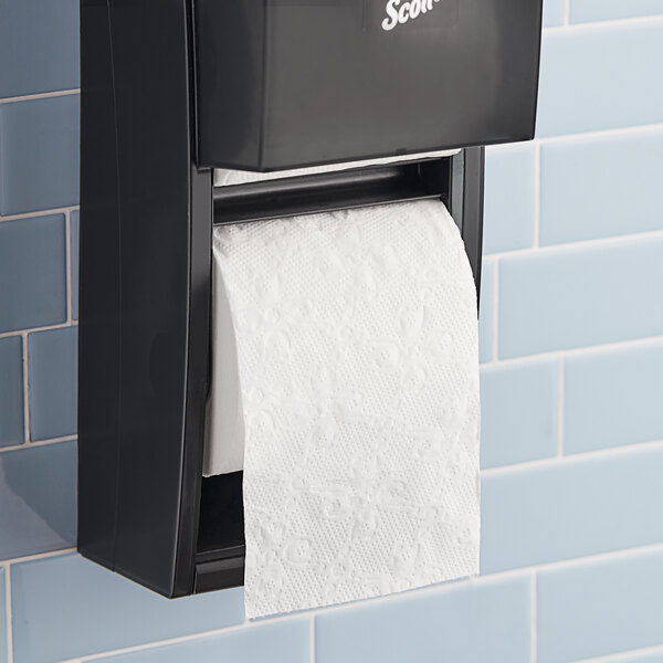 Lavex Premium 4" x 4 1/2" Individually Wrapped 2-Ply Standard 500 Sheet ...