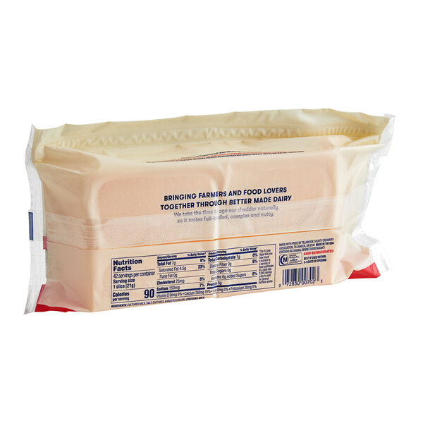 Tillamook Deli Sliced Sharp Yellow Cheddar Cheese 2 lb. - 6/Case