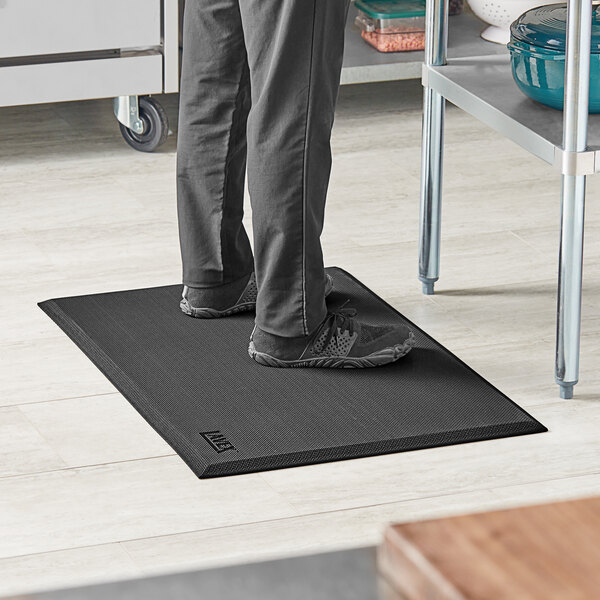 Lavex 2' x 3' Heavy-Duty Black Grease-Resistant Anti-Fatigue Closed ...