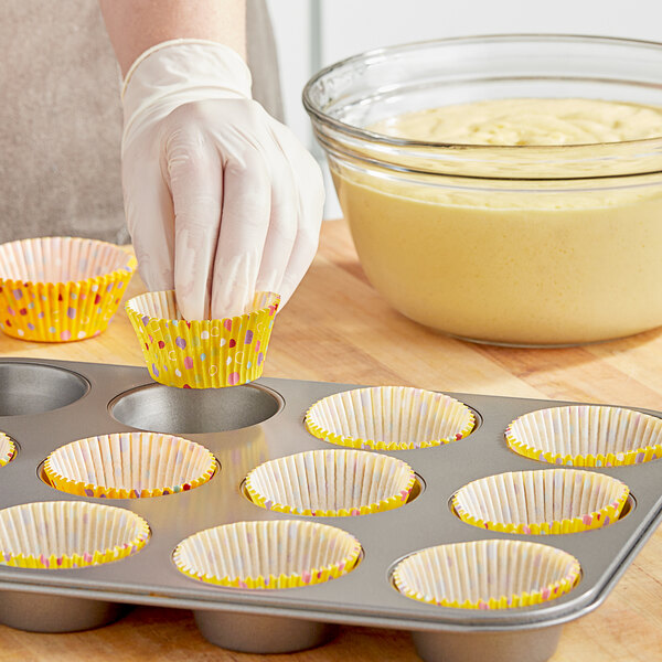 Wilton 2'' x 1 5/16'' Sweet Dots Baking Cup - 75/Pack