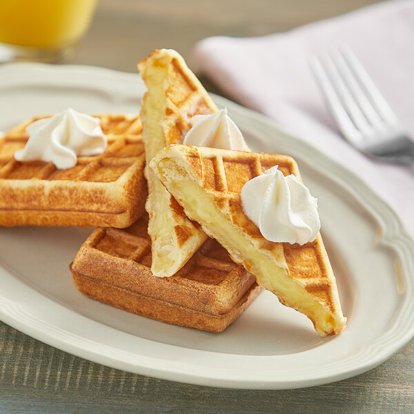 Le Chic Patissier Custard Cream-Filled Waffle 2.8 oz. - 48/Case