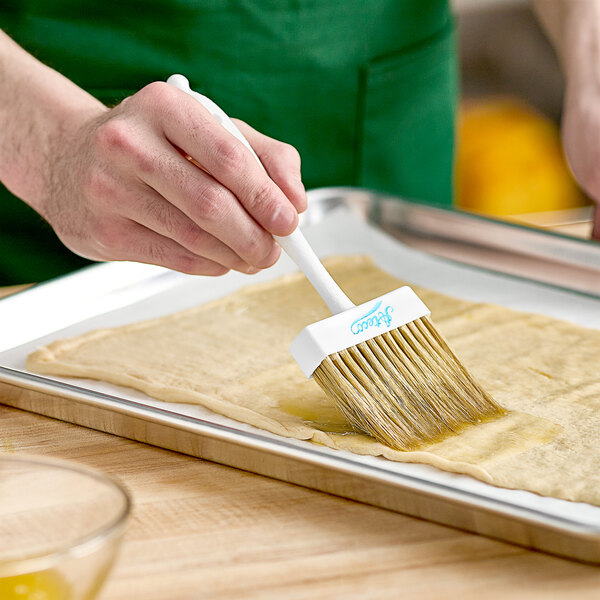 Ateco 3"W Boar Bristle Pastry / Baking Brush with Plastic Handle 1673