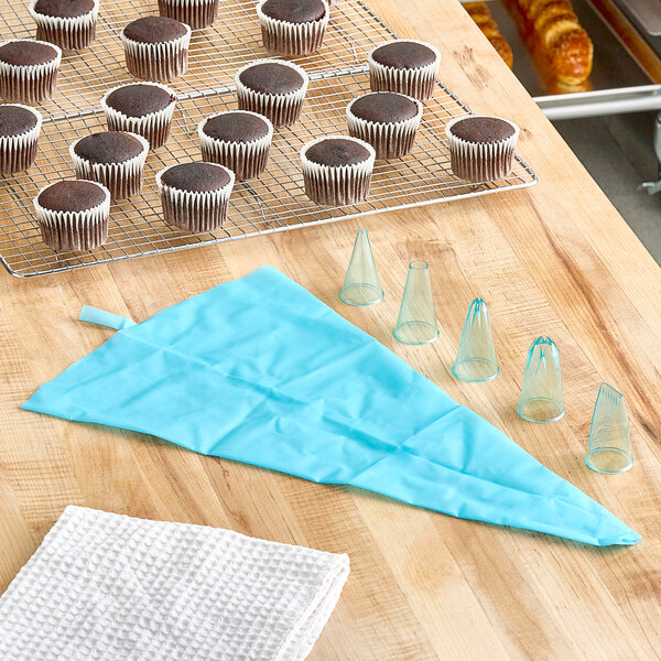 Ateco 6-Piece Decorating Set with 13 1/2" Pre-Cut Superflex Pastry Bag ...