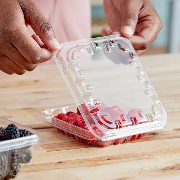 D&W Fine Pack 6 fl. oz. Clear Vented Slot Clamshell Produce / Berry ...