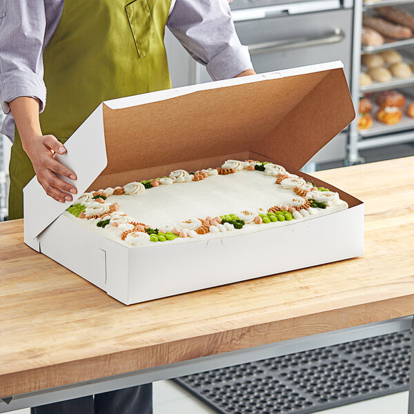 Southern Champion 22" x 16 3/4" x 4 1/2" White Cake / Bakery Box - 50/Case