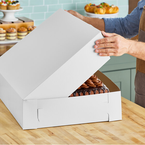 28" x 18" x 5" White Full Sheet Cake / Bakery Box - 25/Case | Baker's Lane